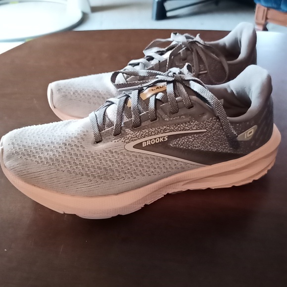 Brooks | Shoes | Brooks Launch Athletic Running Shoes Sz 9 Graycream ...